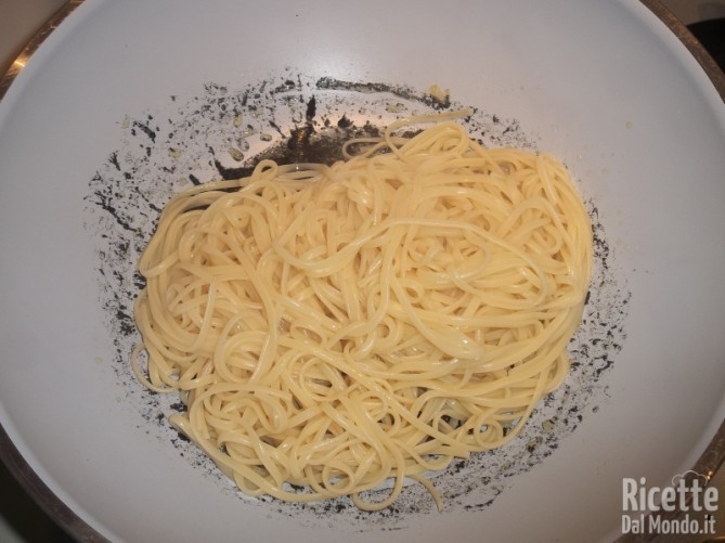 Ricetta Spaghetti al Nero di Seppia - Ricette Pesce