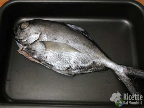 Pesce castagna al forno con pomodorini | RicetteDalMondo