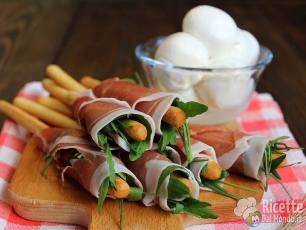 Grissini al prosciutto crudo | RicetteDalMondo.it